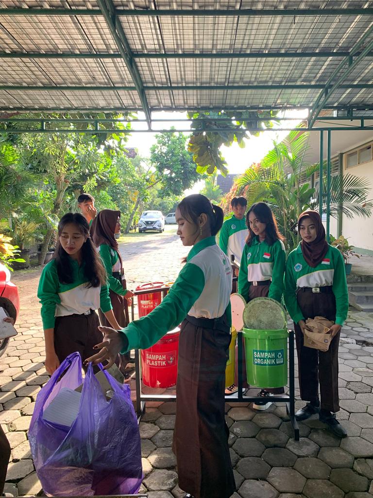 Hari Peduli Sampah Nasional 2025 “ Kolaborasi Untuk Smanca - DIY – Indonesia Bersih” - SMA ...